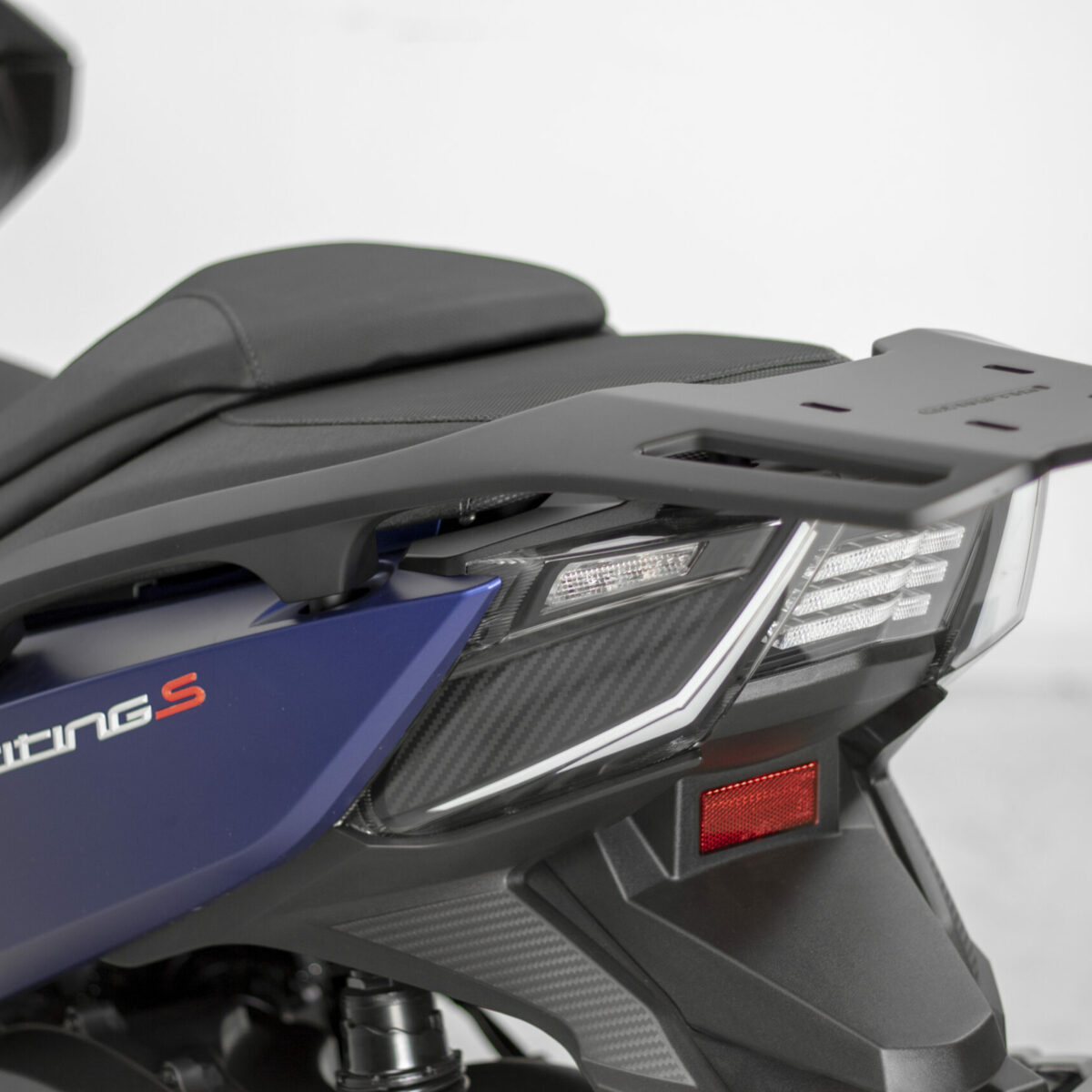 Rear carrier (XCITING S400) – Black - Kymco
